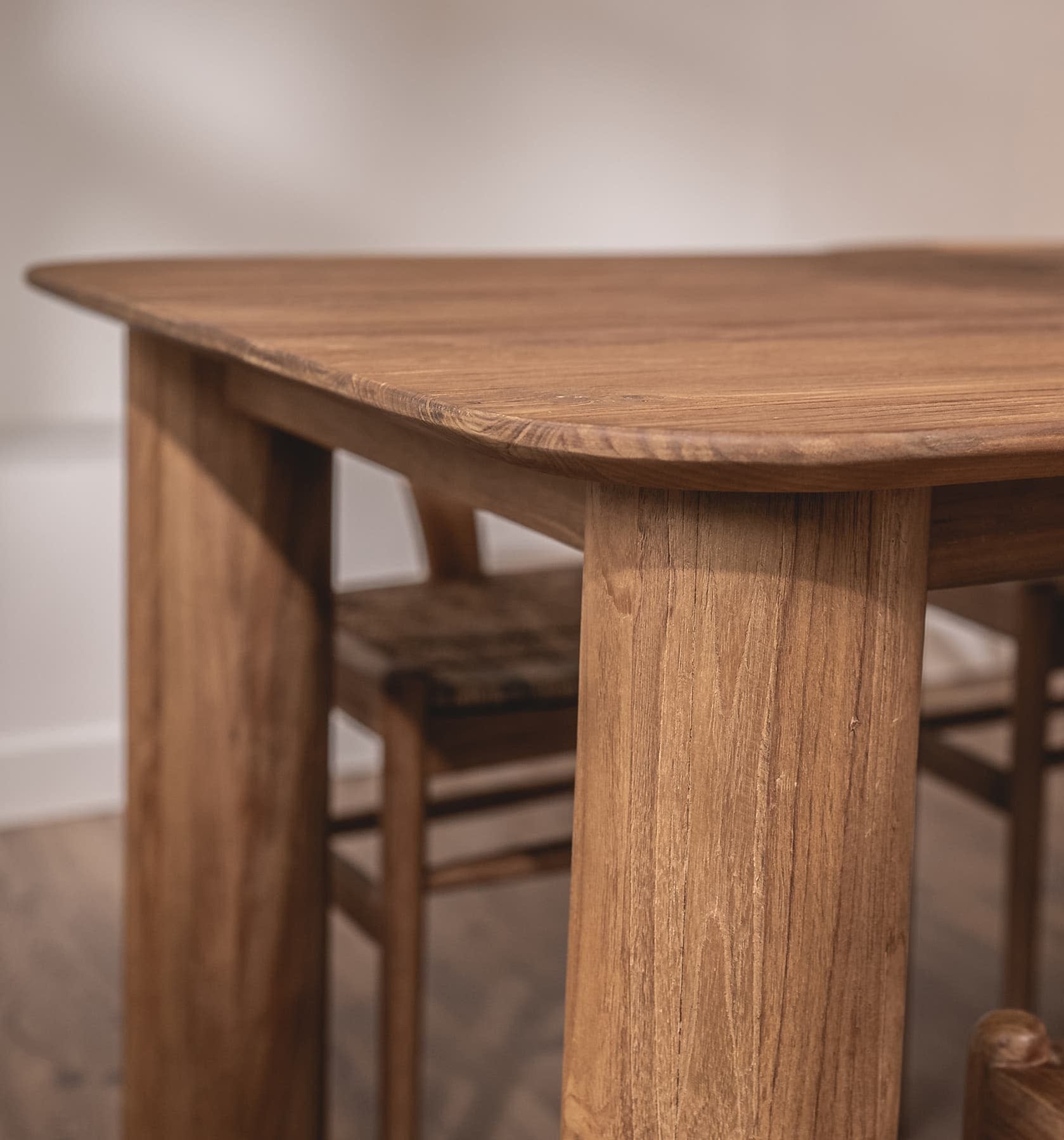 dBodhi Dino Dining Table — Biku Furniture & Homewares